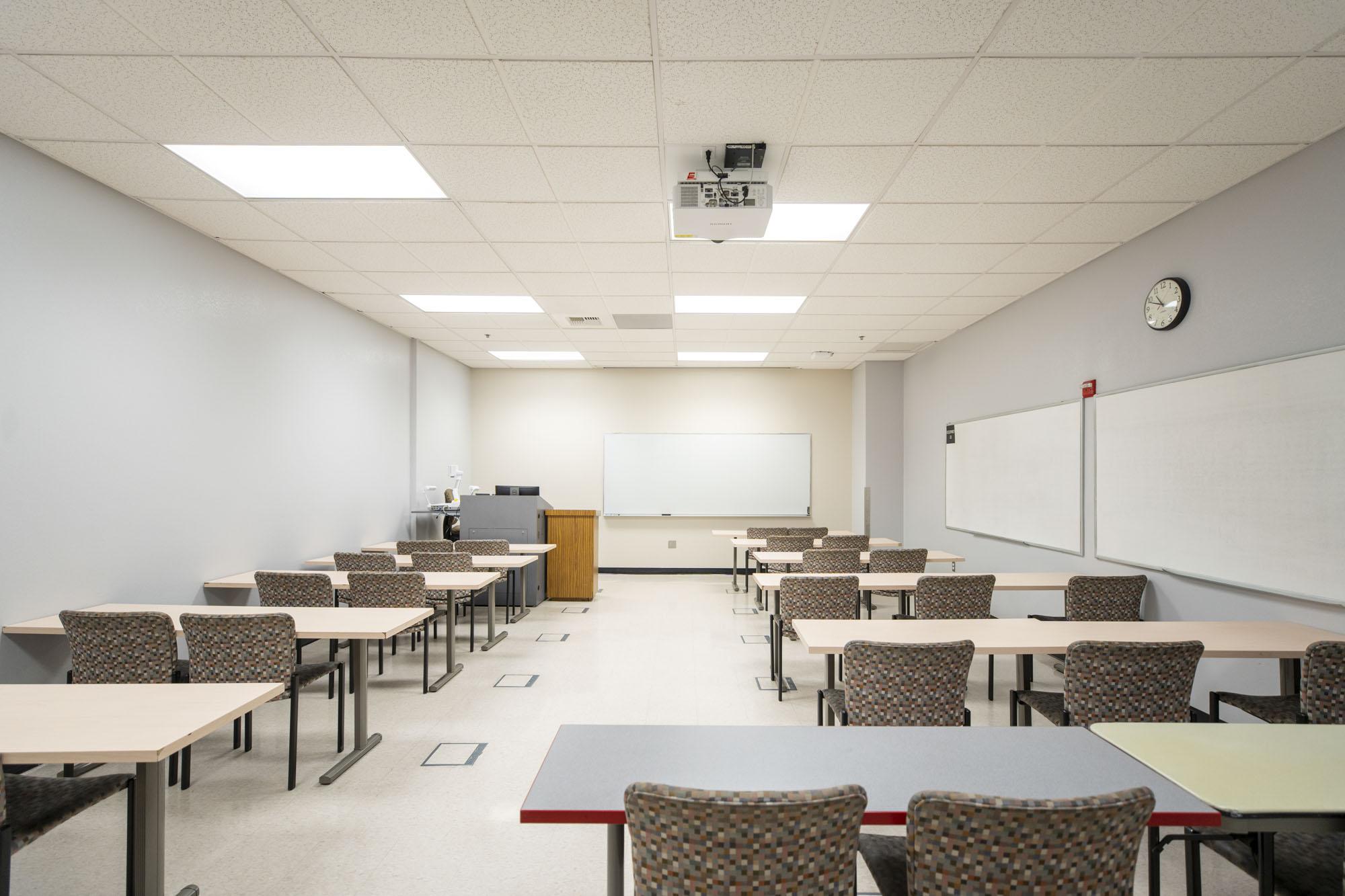 WRI C305 | Classrooms | UNLV Information Technology